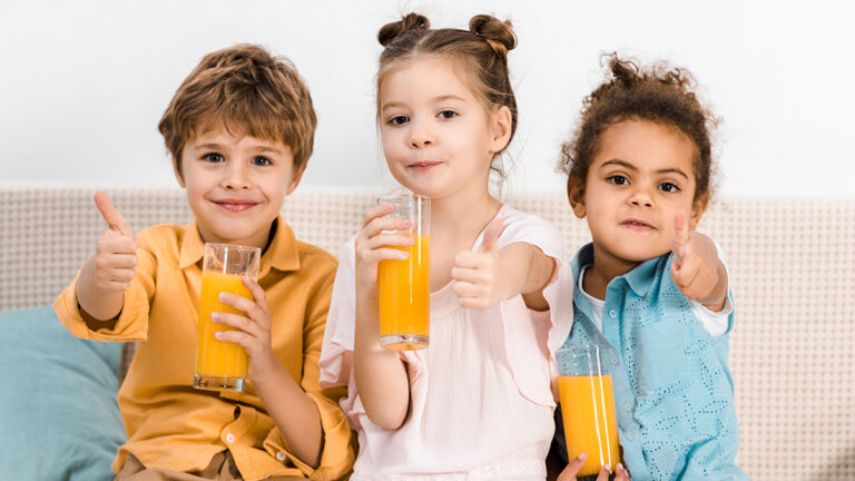 7 zumos ricos en vitaminas para niños - Eres Mamá